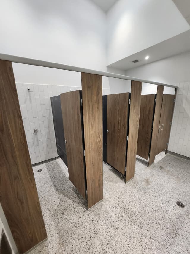 Merge Toilet Partitions (Floor Mounted / Headrail Braced) - CUBISPEC